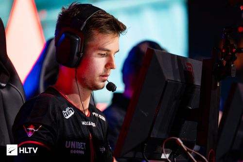 火猫全程直播CSGO EPL S10常规赛激战正酣 20日第一阶段结束_特玩网